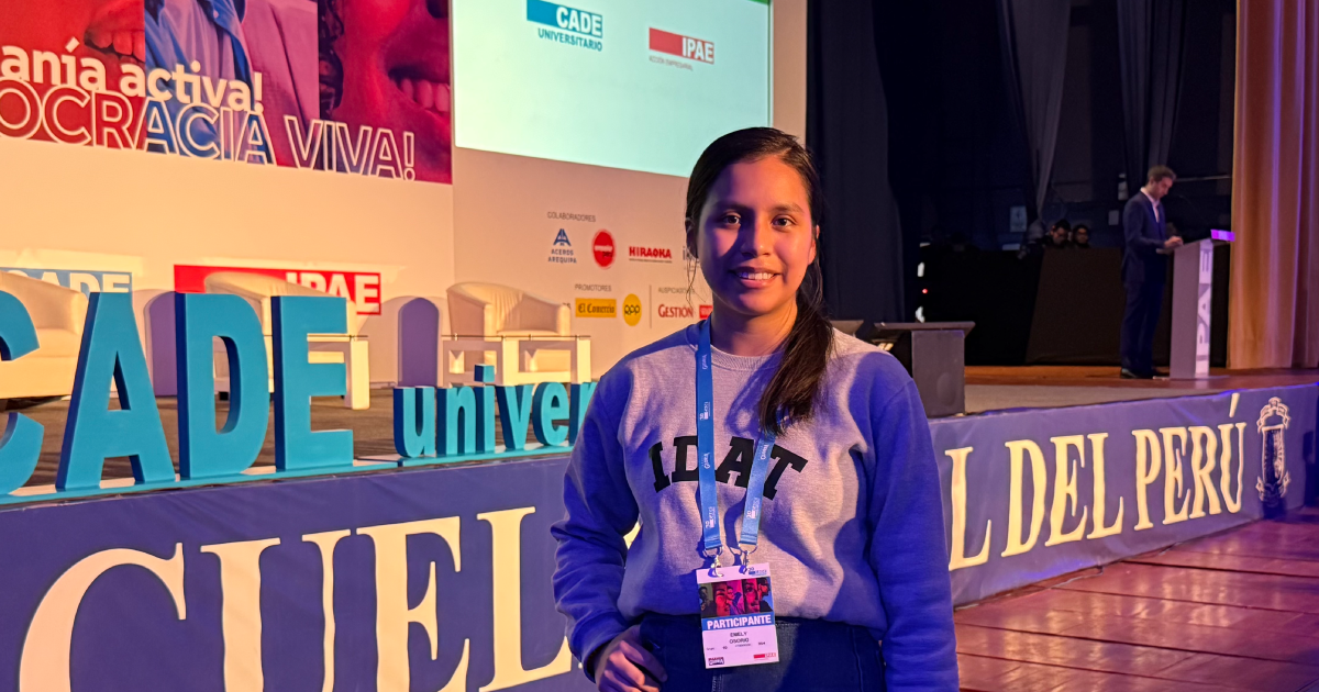 Estudiante de IDAT destaca como joven líder en el CADE Universitario 2025 | Instituto Idat